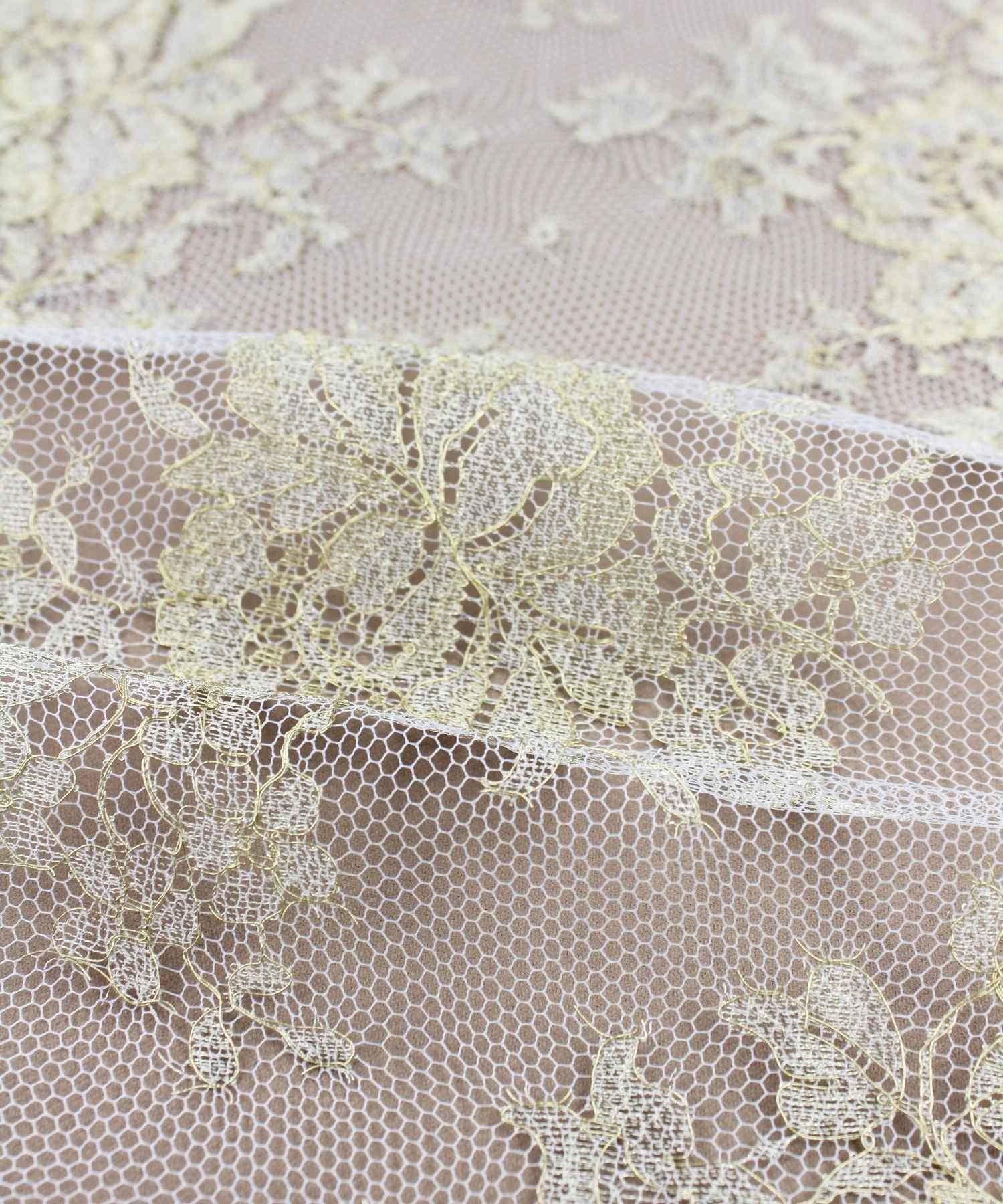 Rococo 130 cm | Lace & embroidery • Sophie Hallette