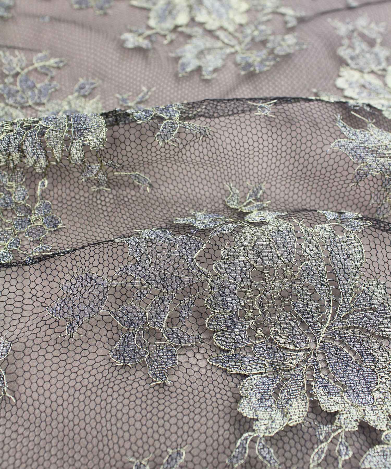 Rococo 130 cm | Lace & embroidery • Sophie Hallette